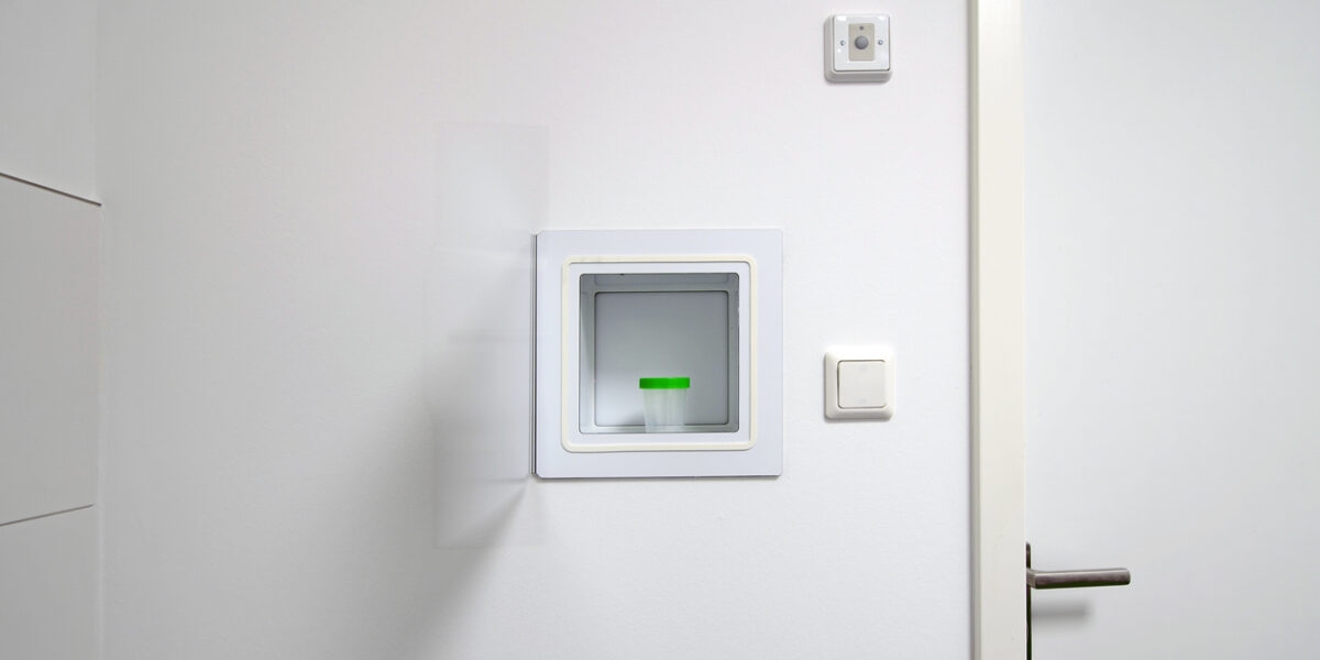 Hausarztpraxis wird nach Umbau mit Labordurchreiche effizienter ...